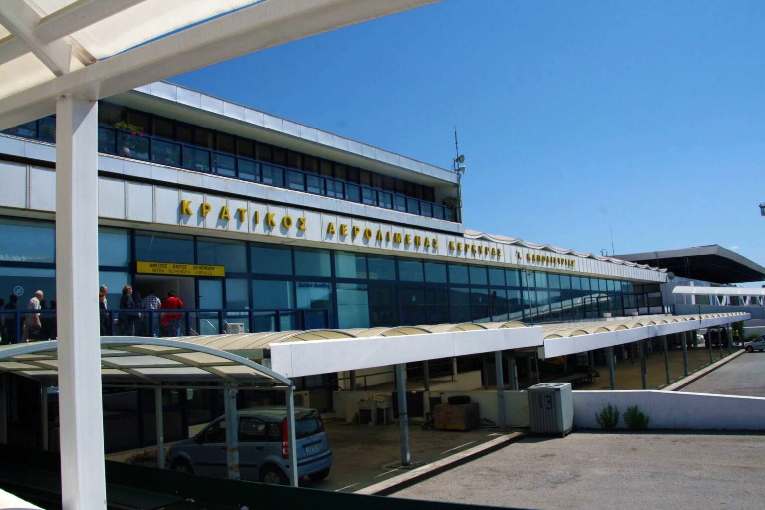 Korfu Flughafen Ankunft